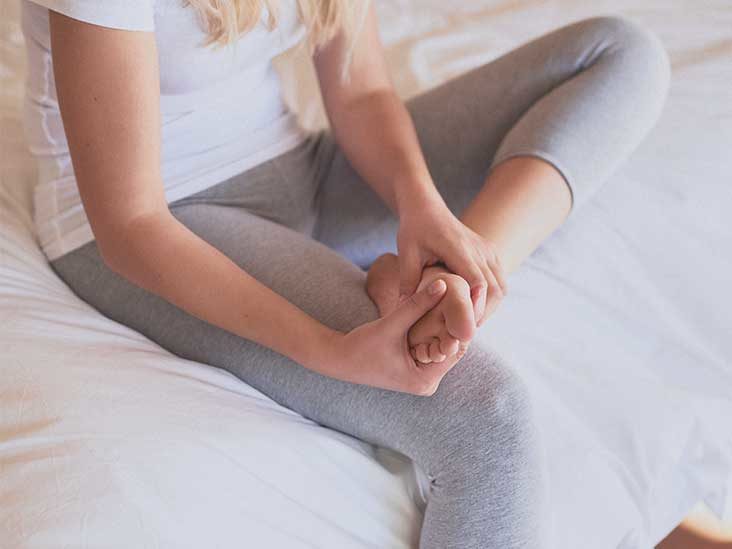 A Rough Guide to Meditation Posture + Recommended Supplies